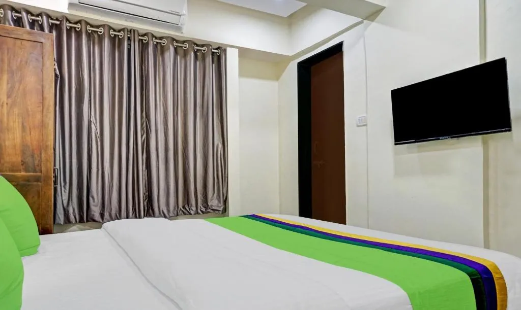 Book couple friendly hotels in Pune with Bag2Bag